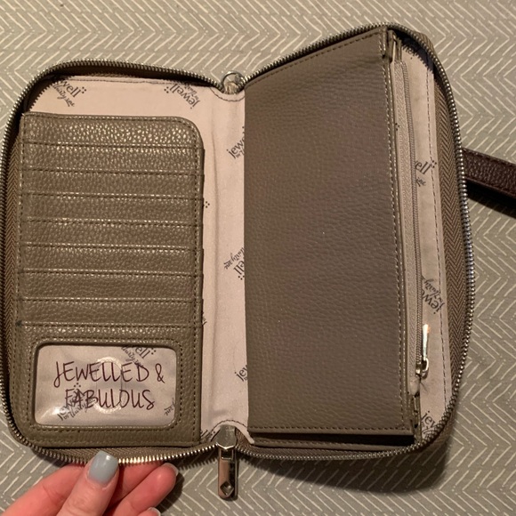 thirty-one | Accessories | Jewel By Thirty One Wallet | Poshmark